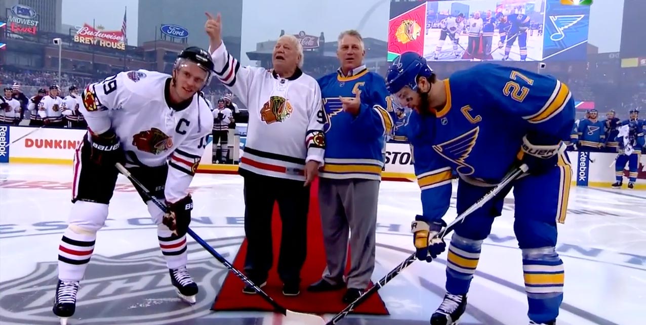 NHL forgets to give Bobby Hull and Brett Hull pucks for Winter Classic ...
