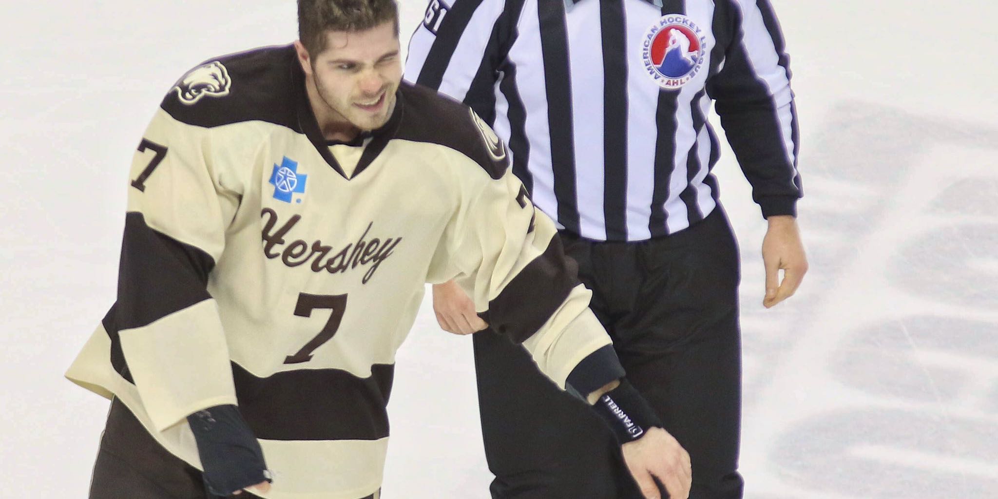 Hardcore Connor Hobbs gets in first fight since fracturing wrist, winks ...