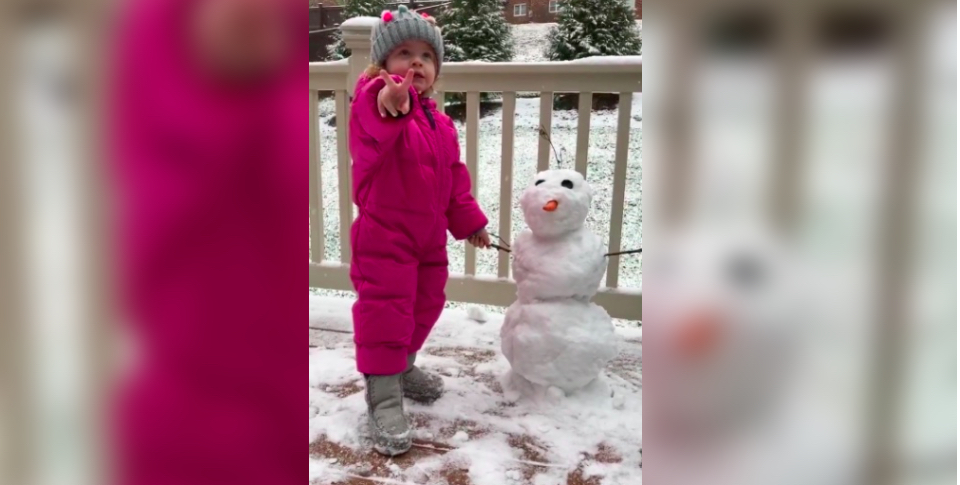 Evgeny Kuznetsov plays in the snow with daughter Ecenia