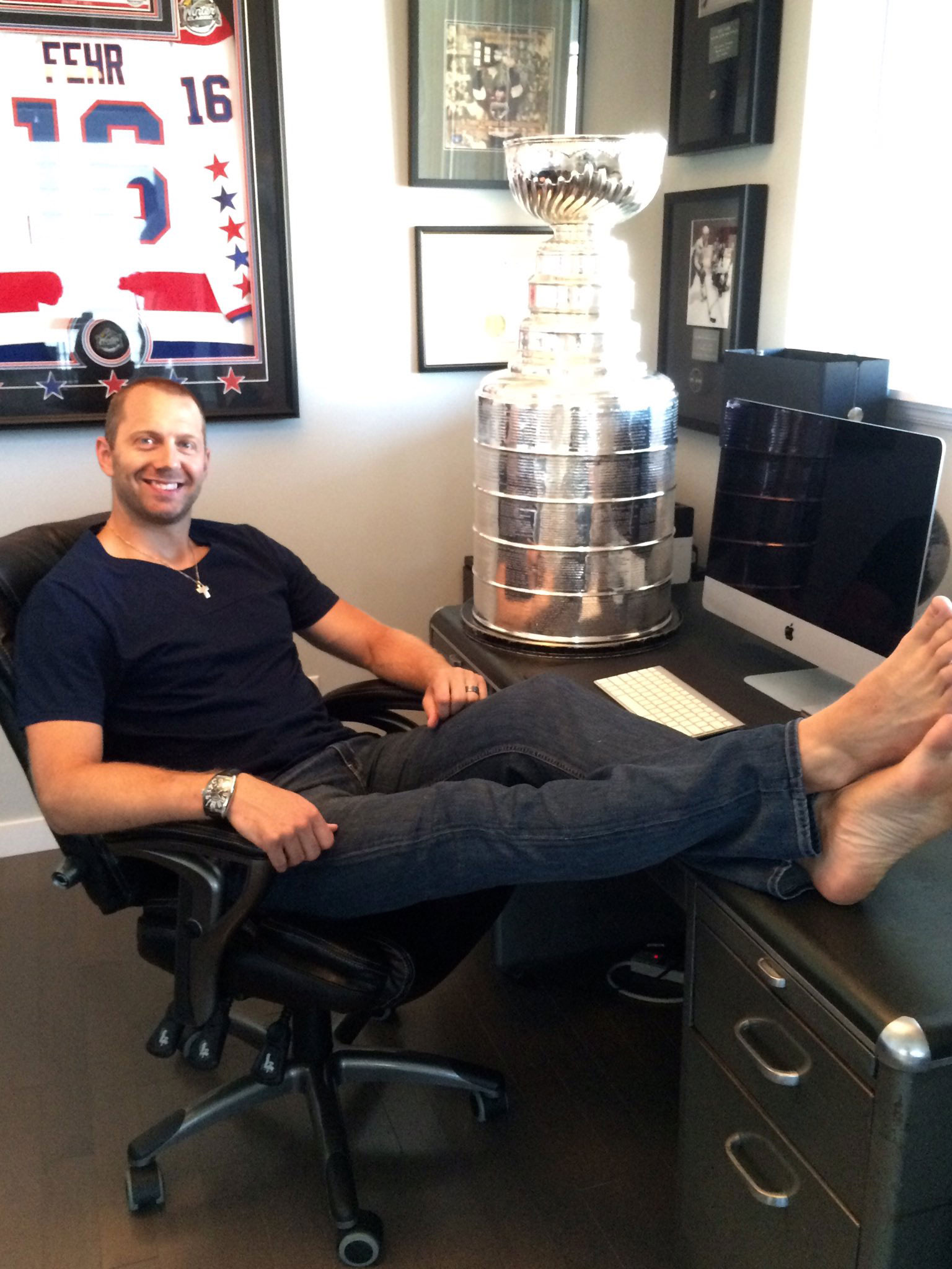Eric Fehr Has His Day With the Stanley Cup, Brings It to Hometown of ...