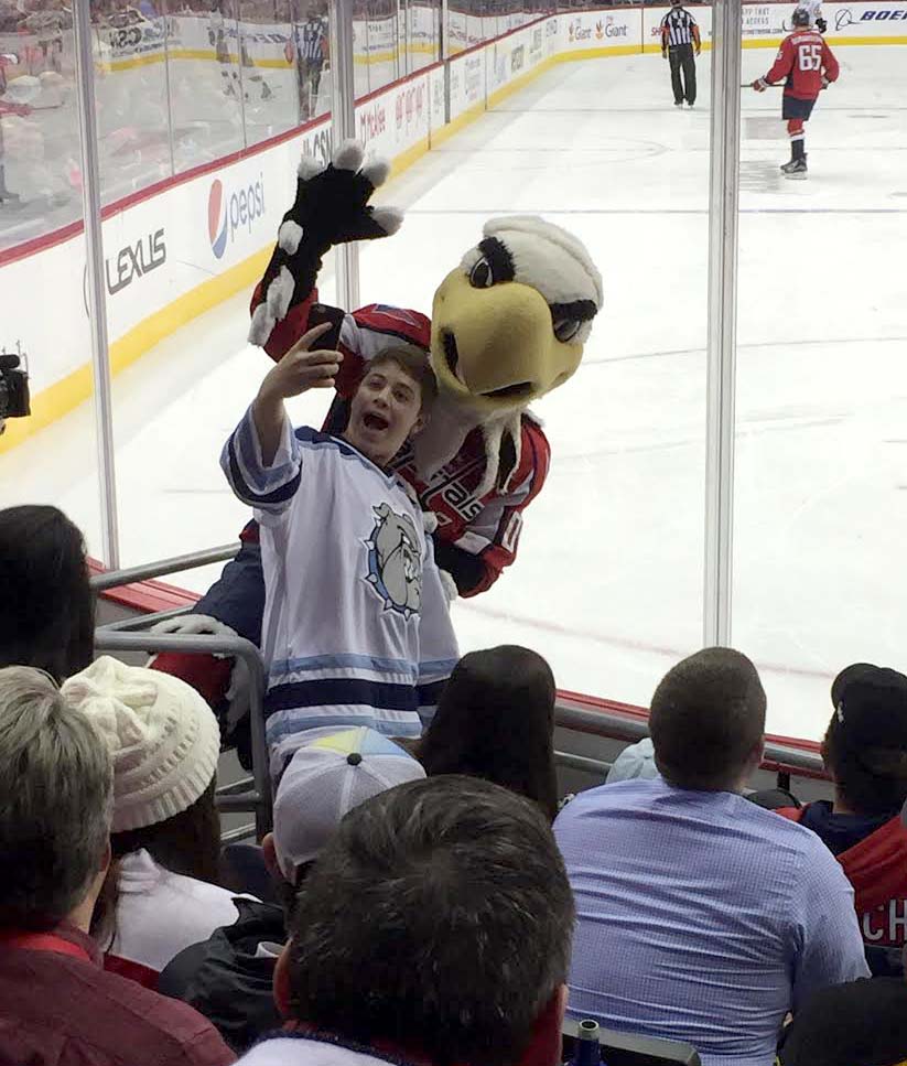 Nicklas Backstrom meets with family who lost Backstrom-idolizing son