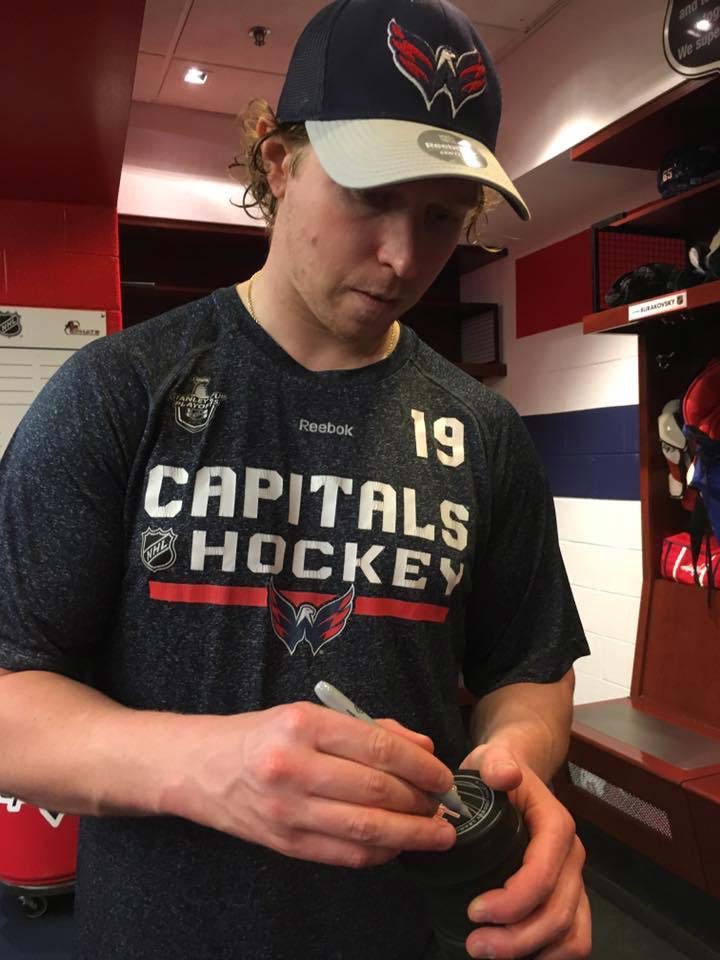 Nicklas Backstrom meets with family who lost Backstrom-idolizing son