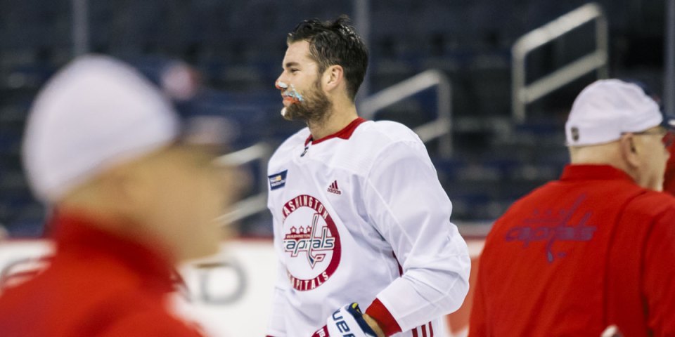 Capitals sing Happy Birthday to Tom Wilson, push his head into birthday ...