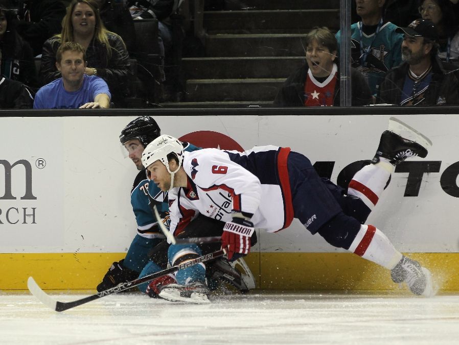 Sharks beat Caps 5-2, Mike Green Hurt Again, Wideman Rules
