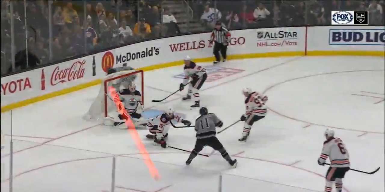 The LA Kings brought back the glow puck during 90’s night