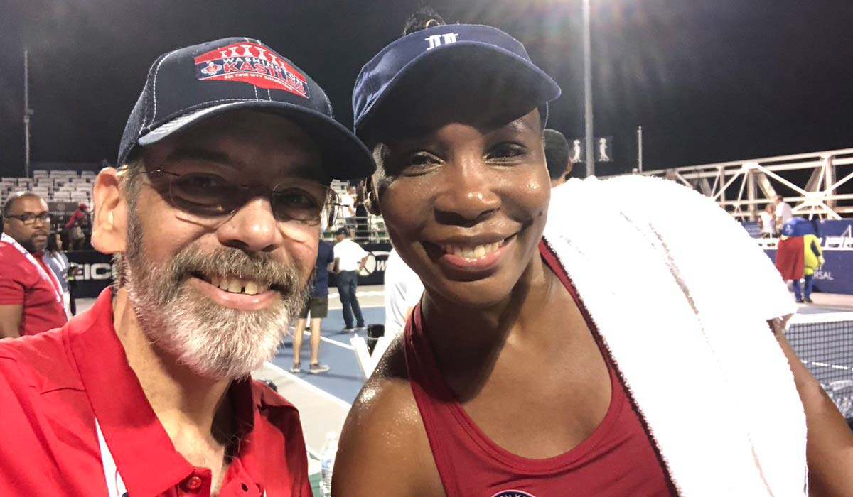 Capitals PA announcer Wes Johnson poses with Venus Williams after ...