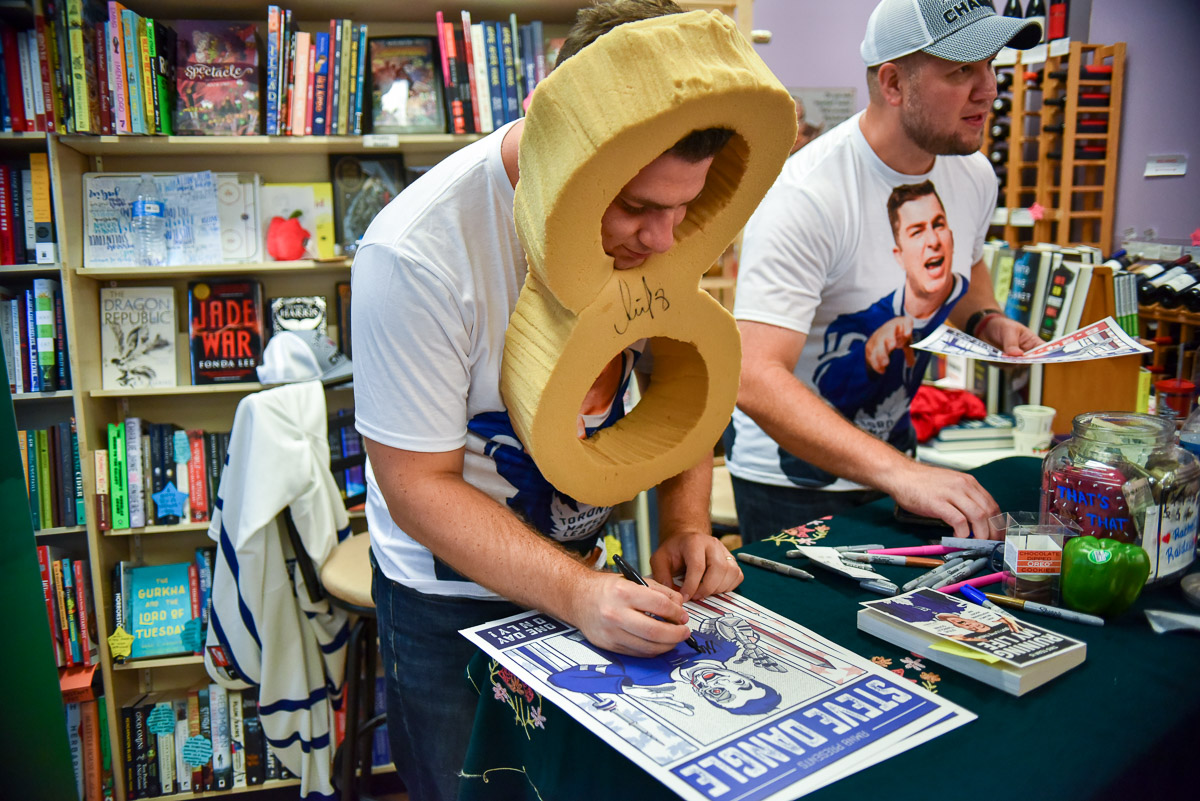 steve-dangle-book-signing-6518