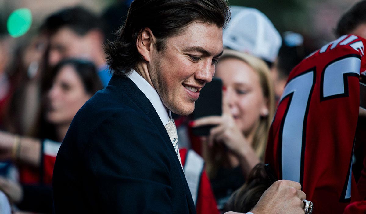 Report: TJ Oshie and Nic Dowd will join Capitals on West Coast road ...