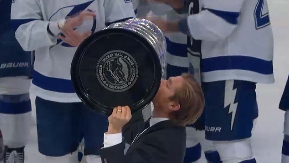 Jeff Halpern’s engraving on the Stanley Cup