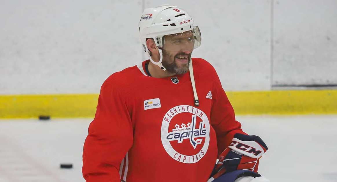 Alex Ovechkin attends Los Angeles Lakers game during Capitals day off