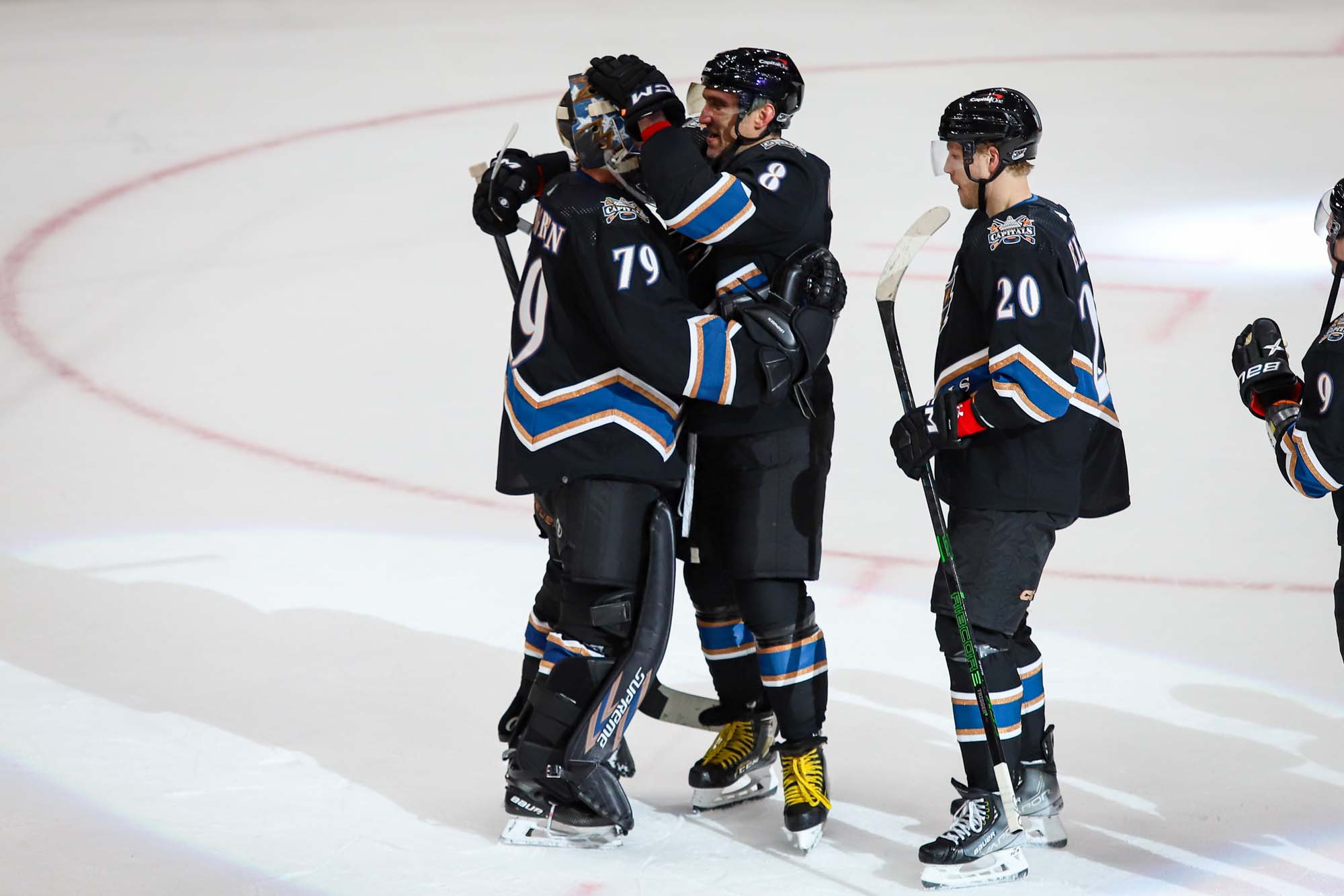 file-charlie-lindgren-alex-ovechkin-team-celebration-aland-3847