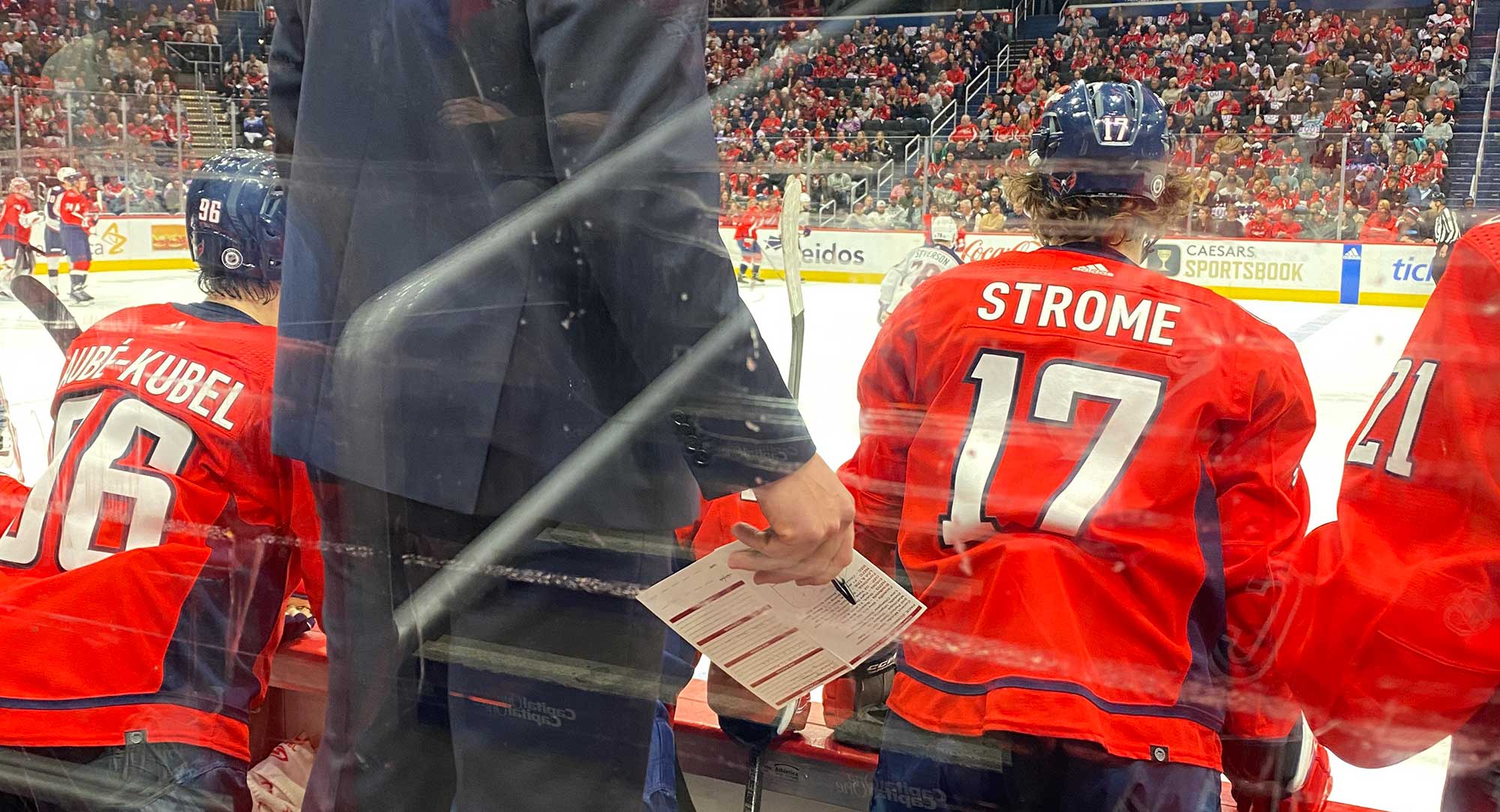 What it’s like to have glass-side seats and sit behind the Capitals ...