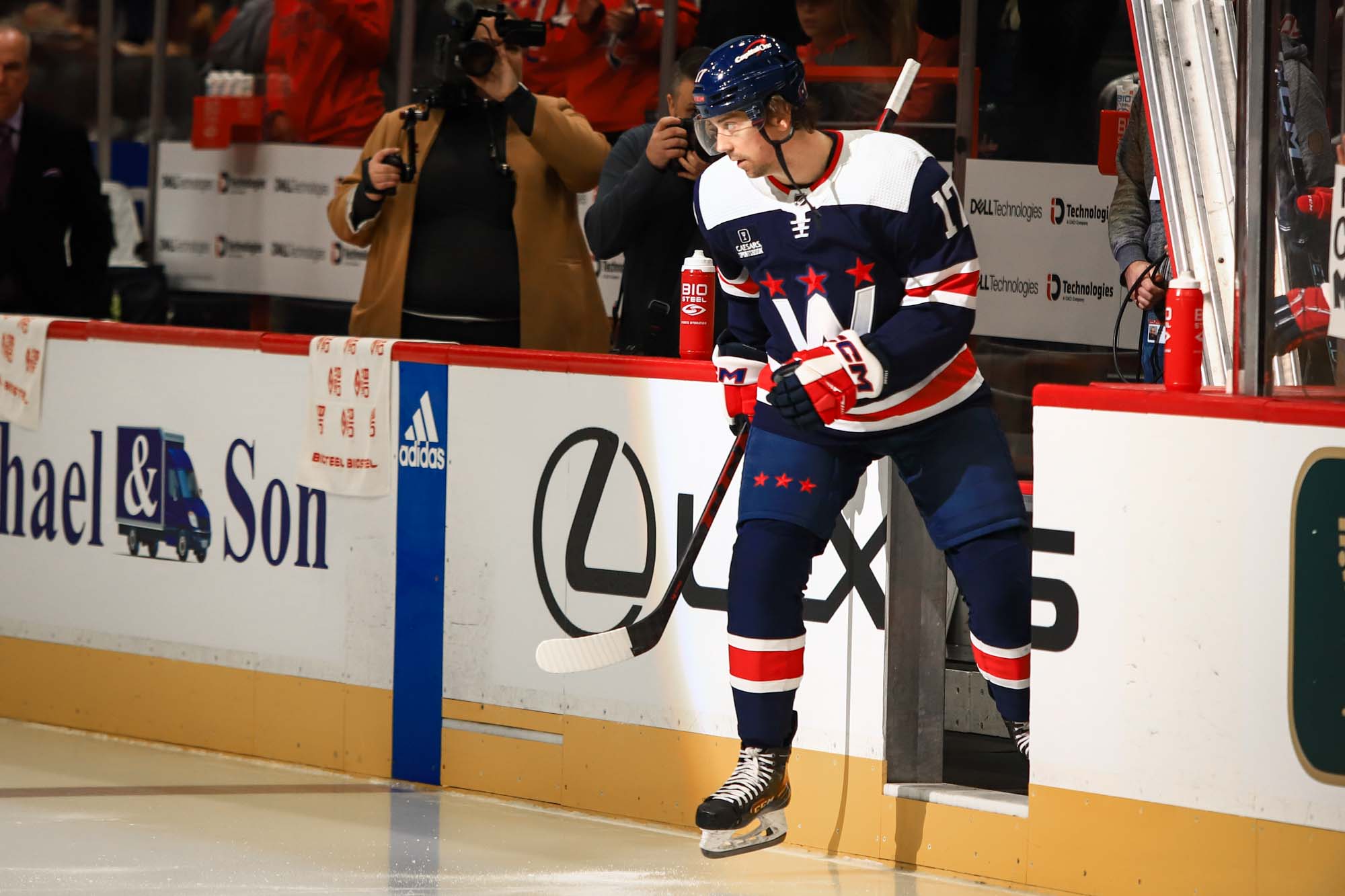 file-dylan-strome-warmups-aland-1827