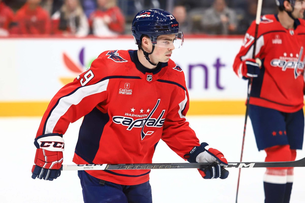 Capitals call up Hendrix Lapierre, place Nic Dowd on injured reserve