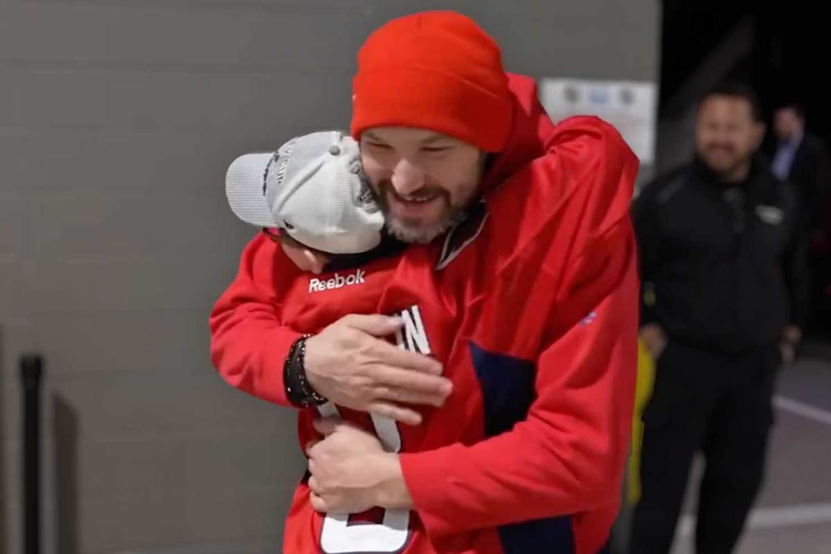Alex Ovechkin gives hug and signed hockey stick to young Capitals fan ...
