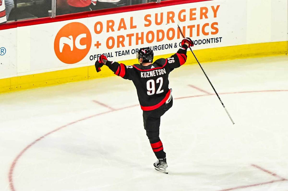 Evgeny Kuznetsov scores emotional first goal with Carolina Hurricanes ...